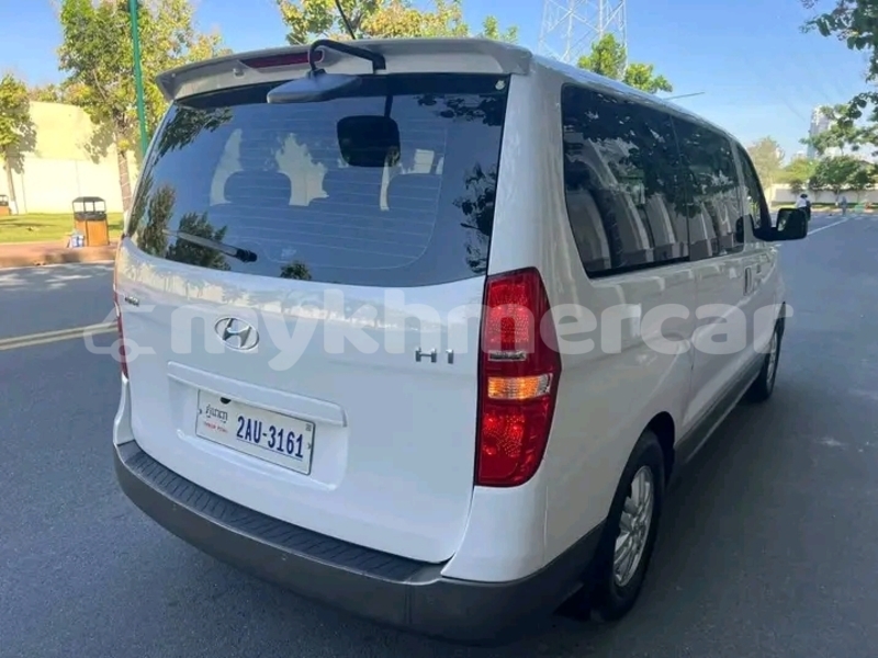 Buy used hyundai h1 white car in chbar mon in kampong speu province ...