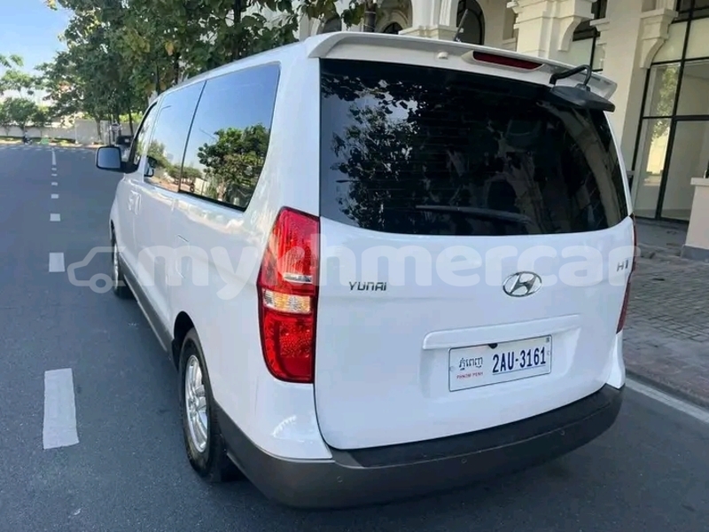 Buy used hyundai h1 white car in chbar mon in kampong speu province ...