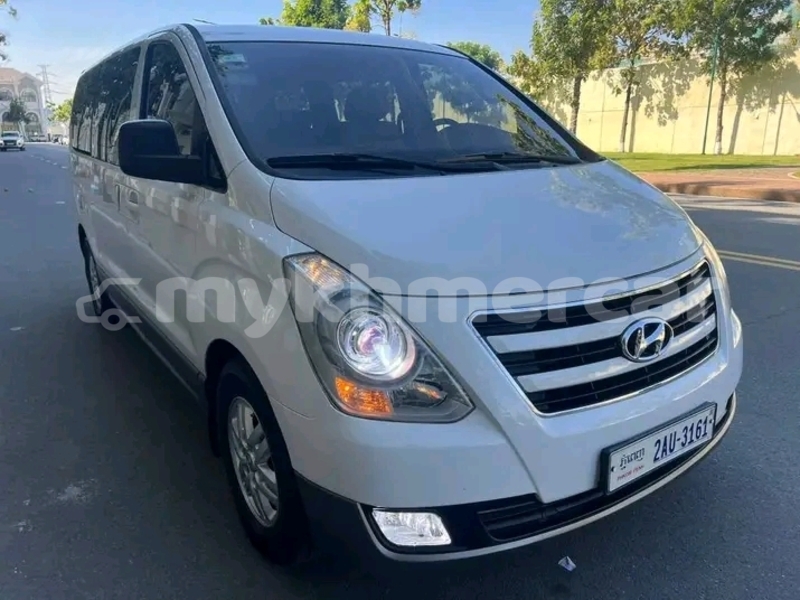 Buy used hyundai h1 white car in chbar mon in kampong speu province ...