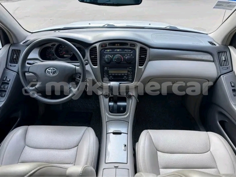 Buy used toyota highlander white car in chbar mon in kampong speu ...