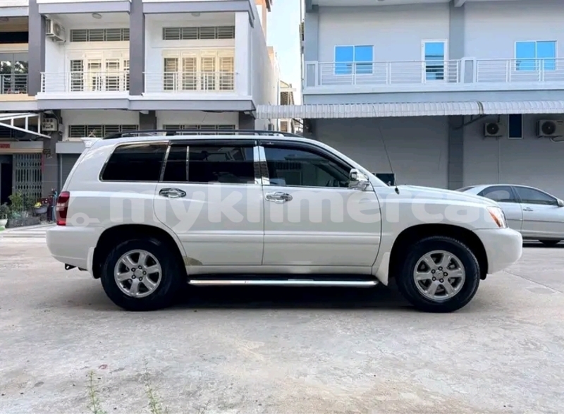 Buy used toyota highlander white car in chbar mon in kampong speu ...