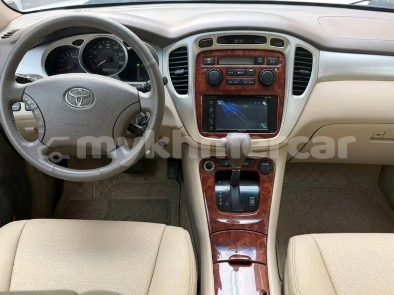 Buy used toyota highlander white car in chbar mon in kampong speu ...