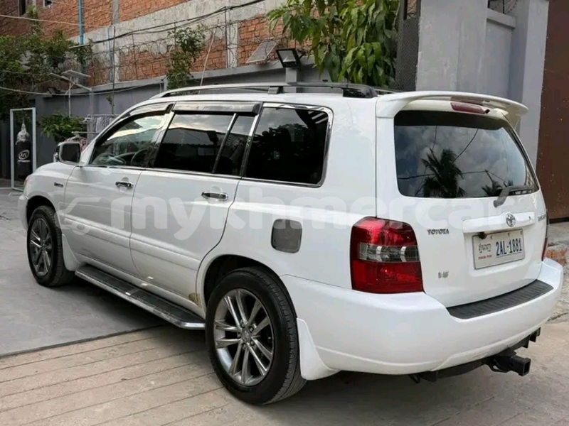Buy used toyota highlander white car in chbar mon in kampong speu ...