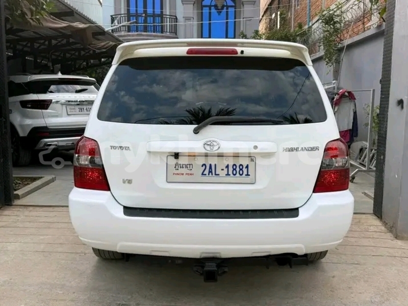 Buy used toyota highlander white car in chbar mon in kampong speu ...