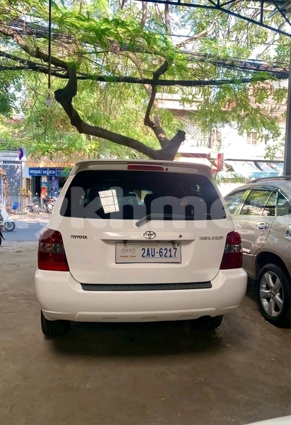 Buy used toyota highlander white car in chbar mon in kampong speu ...